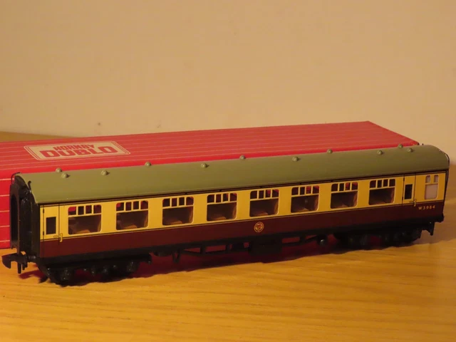 BV290: HORNBY DUBLO 2Rail 4061 W.r.choc/Cream Open Corridor Coach ...