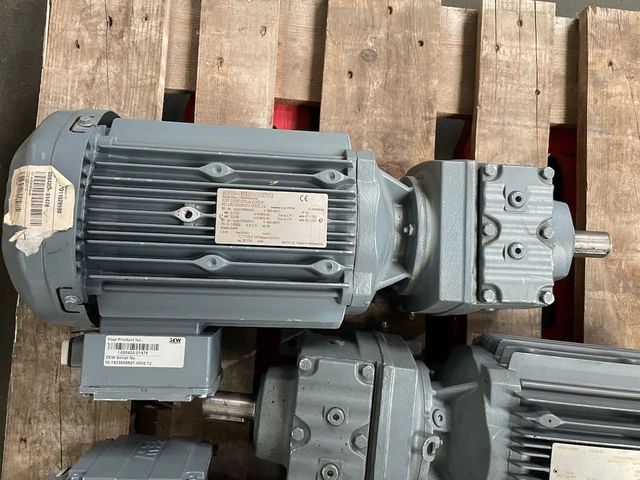 Moteur De Transmission Sew Eurodrive R37 Drn100l4 And8 2 2 Kw Eur 550