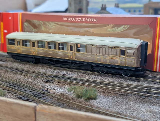 HORNBY LNER GRESLEY Teak Flying Scotsman Coaches R.478 R.477 Boxed £11. ...