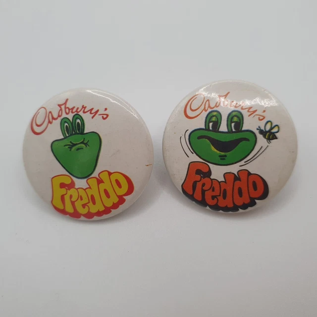 VINTAGE CADBURYS CHOCOLATE FREDDO BAR 1970s FROG promotional pin BADGES ...