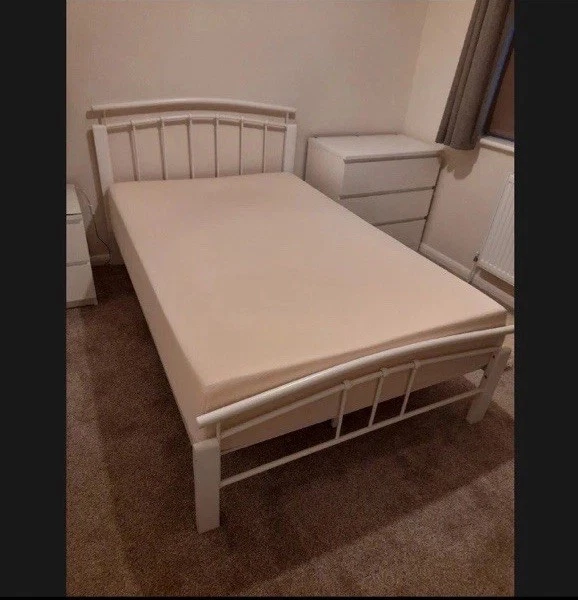 SMALL DOUBLE BED Frame And Mattress £47.48 - PicClick UK