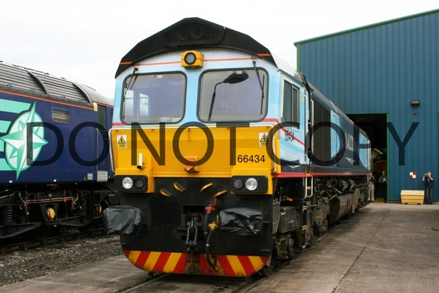 UK DIESEL TRAIN Railway Photograph Of Class 66 66434 Loco. Rm66-599 £1. ...