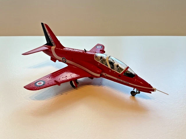 AIRFIX RAF HAWK (Red Arrows 2000) 1:72 Scale Pre Built Plastic Model £1 ...