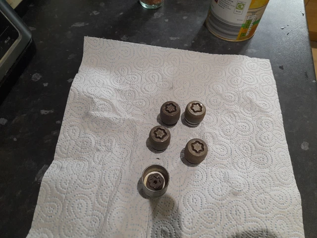 GENUINE HONDA CRV Mk3 2007 -2011 Locking Wheel Nuts,removed from 07 ...