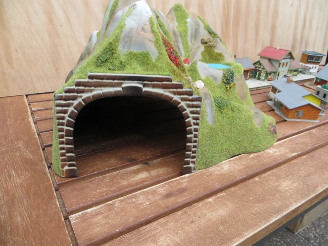 FALLER KIBRI Bahnhof Altenstein großer Tunnel Kirche Wohnhäuser ...