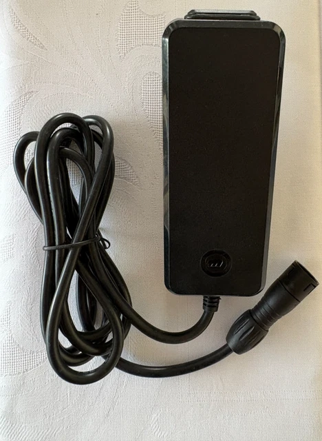 LADEGERÄT FÜR JUSTAR JuCad Akku 3-pol. Stecker - Model 3546-B mit ...