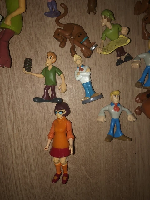 SCOOBY DOO FIGURE Bundle 30+ Mixed Job Lot Daphne Velma Scooby-Doo Fred ...