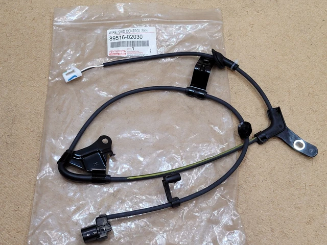 GENUINE TOYOTA COROLLA Runx Rear Right Wheel Speed Sensor 89516-02030 £ ...