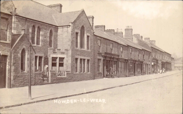 HOWDEN LE WEAR. Shops & Chapel at left. EUR 30,01 - PicClick IT