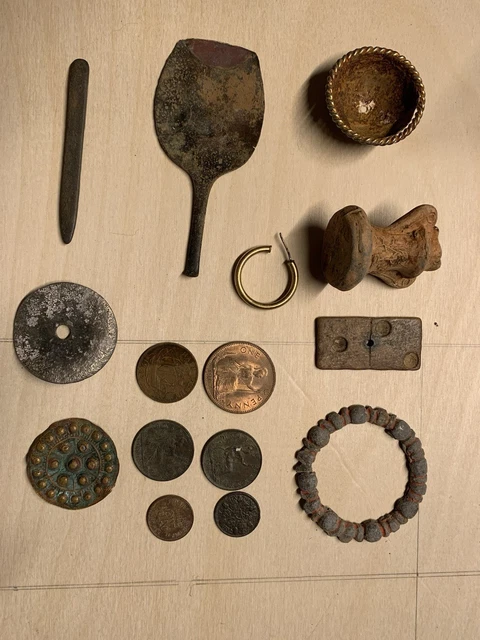 BEACH AND THAMES finds. Coins and copper/brass parts. £5.98 - PicClick UK