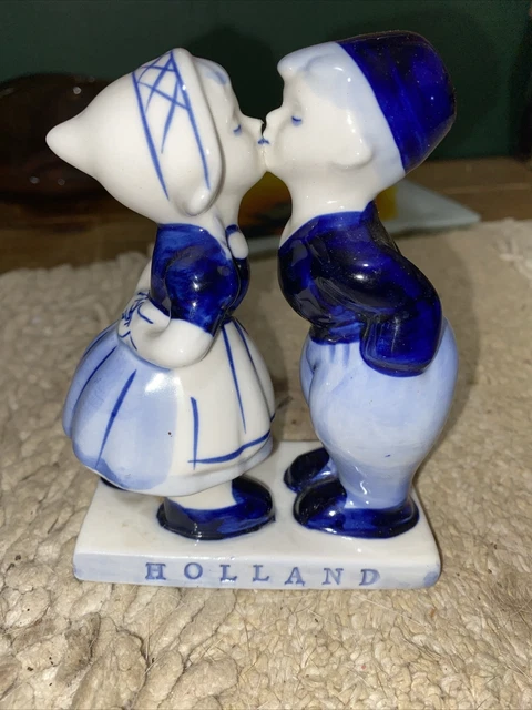 DELFT BLUE HOLLAND Dutch Boy And Girl Kissing Figurine £10.00 - PicClick UK