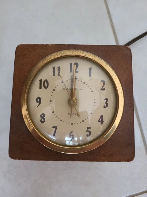 VINTAGE WOODEN GENERAL electric alarm clock 1940s 1950s working LR-24 ...