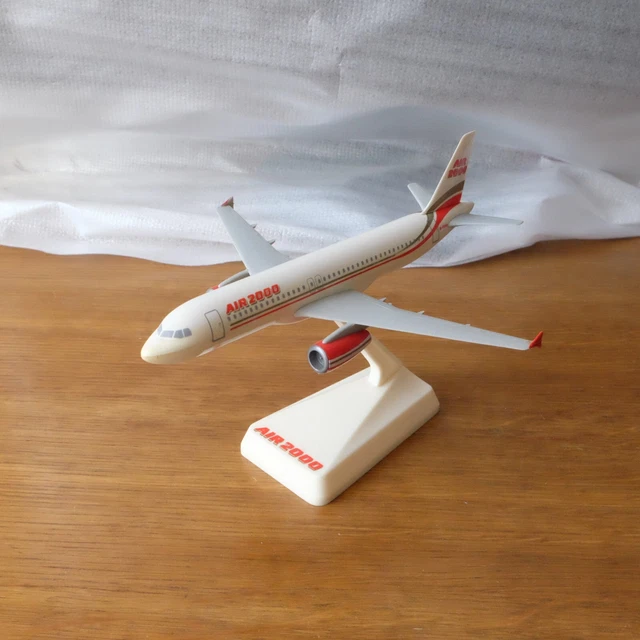 AIR 2000 AIRBUS A320 Airliner Plastic Aircraft Model 1:200 Scale 19cm ...