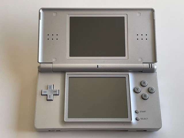 NINTENDO DS LITE Handheld Console Metallic Silver Boxed CIB Complete ... NINTENDO DS LITE Handheld Console Metallic Silver Boxed CIB Complete ...