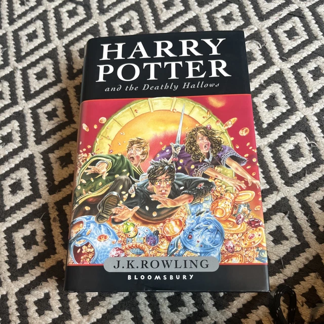 HARRY POTTER AND the Deathly Hallows UK Version by J.K. Rowling 2007 ...