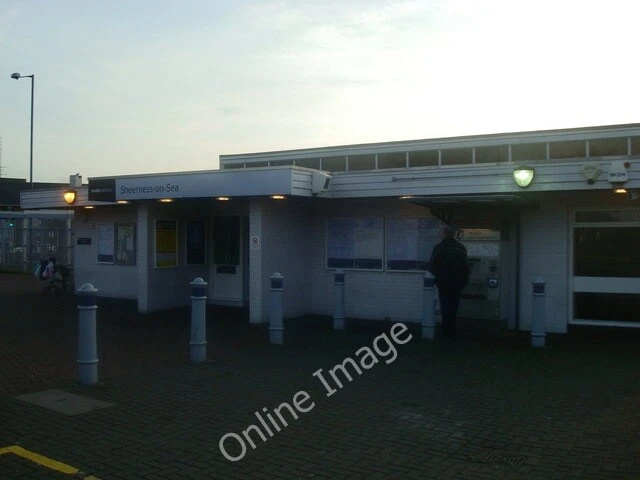 PHOTO 6X4 SHEERNESS on Sea Railway Station c2009 £1.80 - PicClick UK