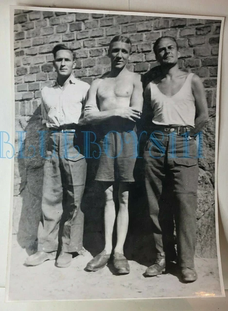 WW2 BRITISH PRISONERS Of War POW 3 men in sun Stalag 21 Poznan 9 x 7 ...