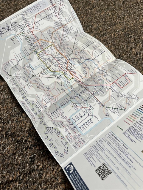 LONDON UNDERGROUND OFFICIAL Tube Map November 2022 Do Ho Suh art Routes ...
