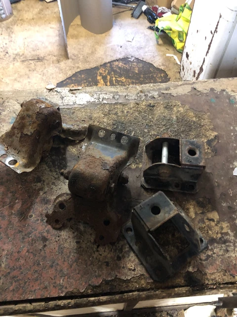 REAR LEAF SPRING hangers shackles renault master vauxhall movano van ...