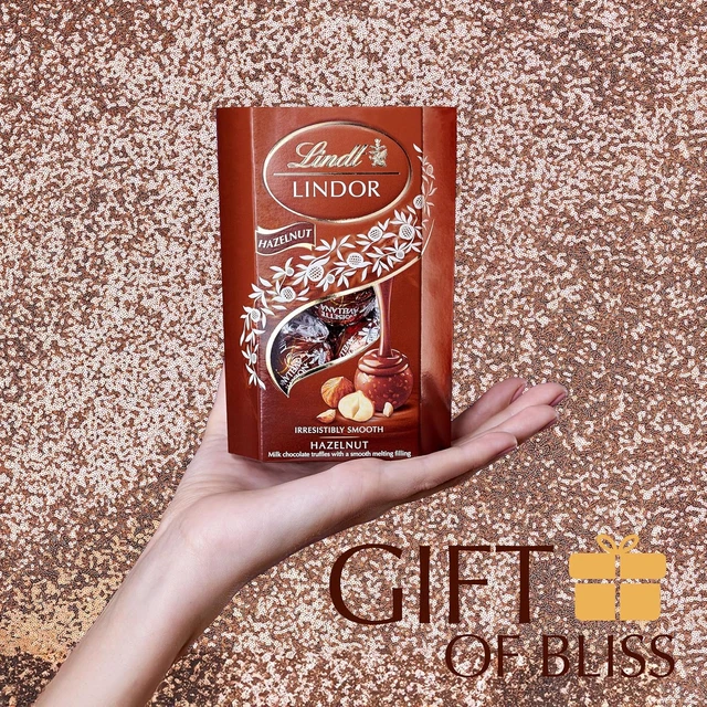 LINDT LINDOR HAZELNUT Milk Chocolate Truffles Box - Approx 16 Balls ...