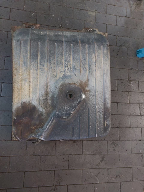 MERCEDES BENZ W114 W115 Tank Kraftstoffbehälter 82 Liter Benzin EUR 199 ...