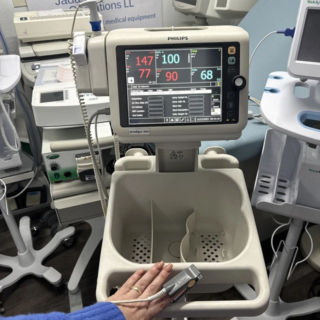 PHILIPS SURESIGNS VS4 SpO2 NIBP Temp Battery Patient Ready on rolling ...