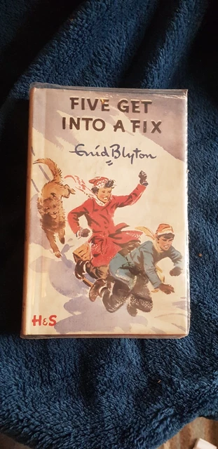 ENID BLYTON FAMOUS FIVE GET INTO A FIX vintage Hardback DJ 1962 vgc (09 ...