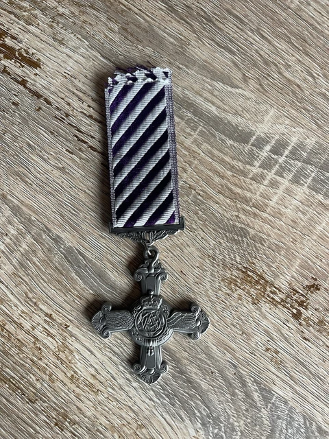 DISTINGUISHED FLYING CROSS D.F.C Full Size Replica Medal $35.00 ...