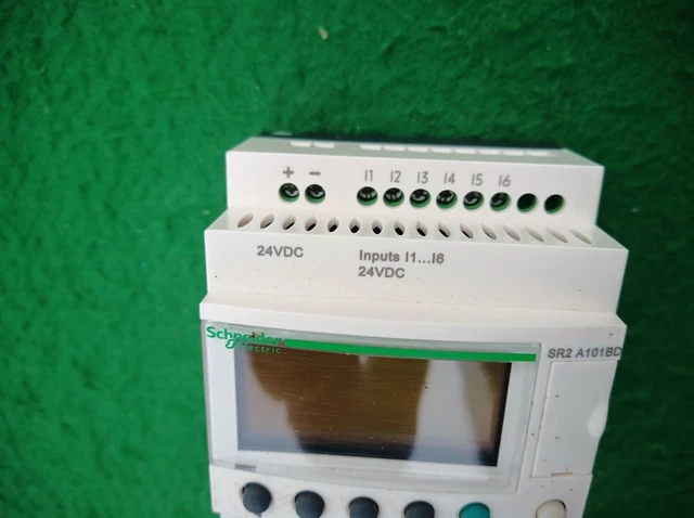 SCHNEIDER-ZELIO PROGRAMMABLE RELAY SR2A101BD Good Condition £50.00 ...