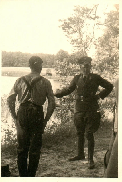 FOTO, 2.WK.FLAKARTILLERIE LUFTWAFFE: Vor dem Leutnant stramm stehen (MB ...