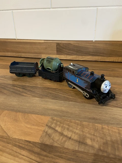 THOMAS AND FRIENDS Trackmaster Revolution Train Steelworks Thomas. £5. ...