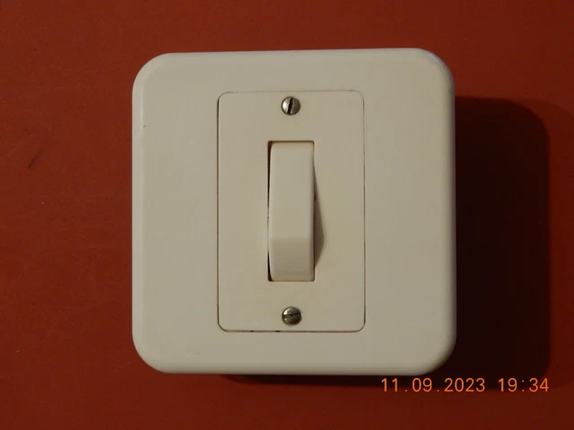 INTERRUPTEURS SIMPLE ALLUMAGE avec plaque et enjoliveur Chambord ...