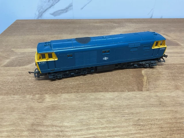 TRIANG-HORNBY R758 CLASS 35 diesel locomotive D7063 £25.00 - PicClick UK