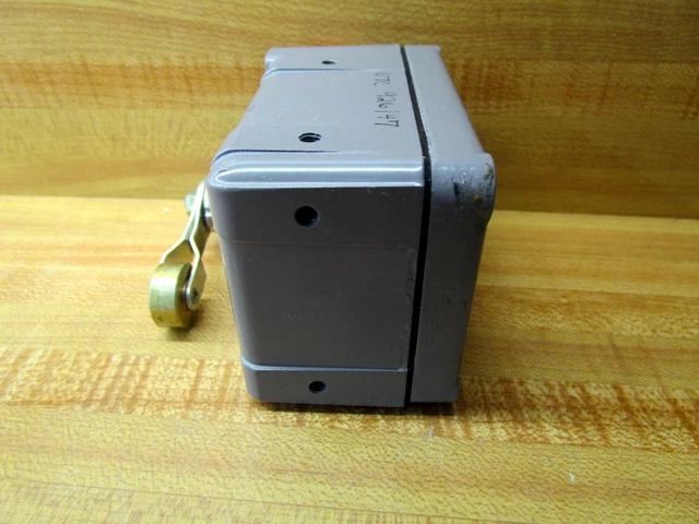 MICRO SWITCH OP-AR20 Honeywell Limit Switch 0P-AR20 w/Lever Arm EUR 45 ...
