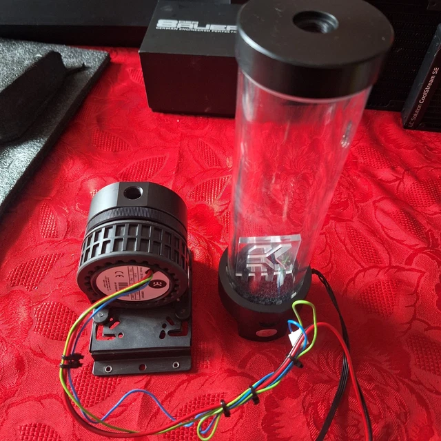 EKWB CUSTOM LOOP Bundle: Genuine D5 PWM Pump + EK-RES X3 250 RGB ...