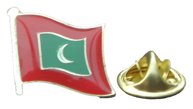 MALDIVES FLAG PIN Badge Dhivehi Raajjeyge Jumhooriyya Islands Brooch ...