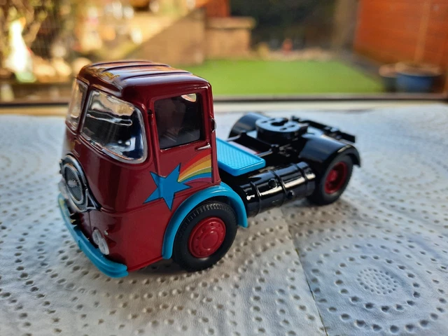 CORGI 1/50TH SCALE ERF KV TRACTOR UNIT IDEAL CODE 3 FOR CIRCUS ...