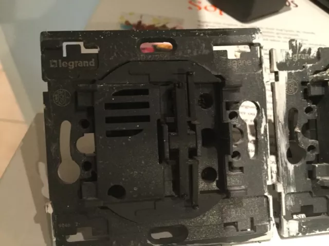 LEGRAND SAGANE, LOT de 2 Mécanismes interrupteur 84002 EUR 12,00 ...