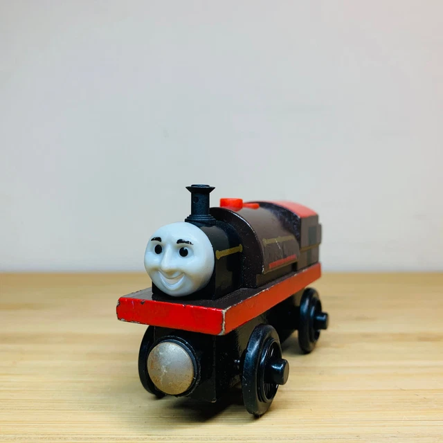 BERTRAM - THOMAS The Tank Engine & Friends Wooden Railway Magnet Trains ...
