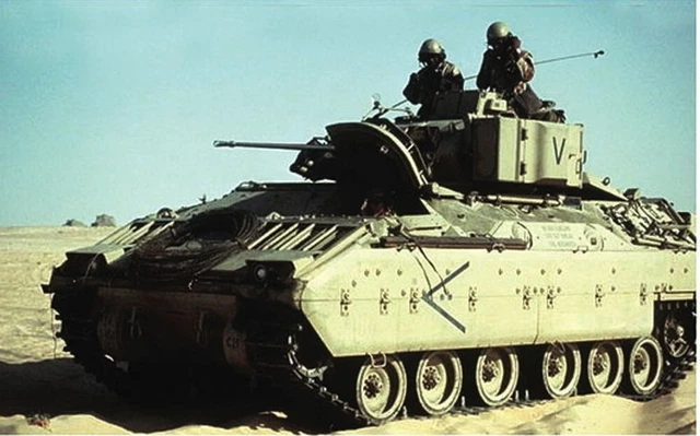 TRUMPETER 07295 M2A0 Bradley Fighting Vehicle in 1:72 Bausatz Neu EUR ...