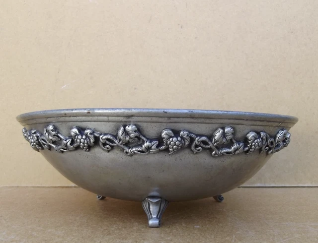 ANCIENNE COUPE EN étain signé Les Étains De Paris décor grappe raisin ...