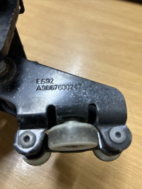 GENUINE MERCEDES SPRINTER Middle Left Sliding Door Roller 2006-2017 ...