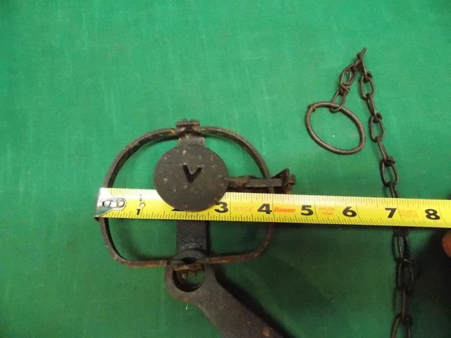 VINTAGE ONEIDA VICTOR No. 1 single longspring leg hold trap. Primitive ...