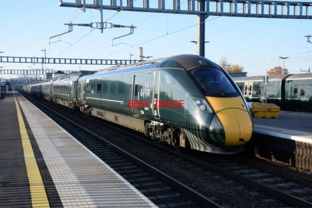 PHOTO CLASS 800 5-Car Mu No 800 026 Of Gwr On The 1353 Bristol Temple ...
