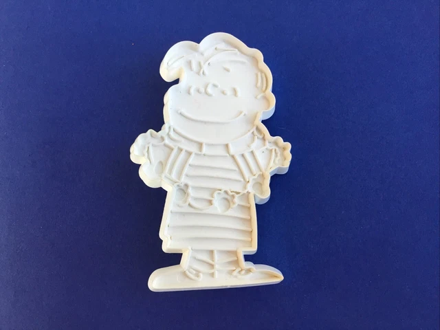 VINTAGE UNITED FEATURE Syndicates Peanuts Charlie Brown LINUS Cookie ...