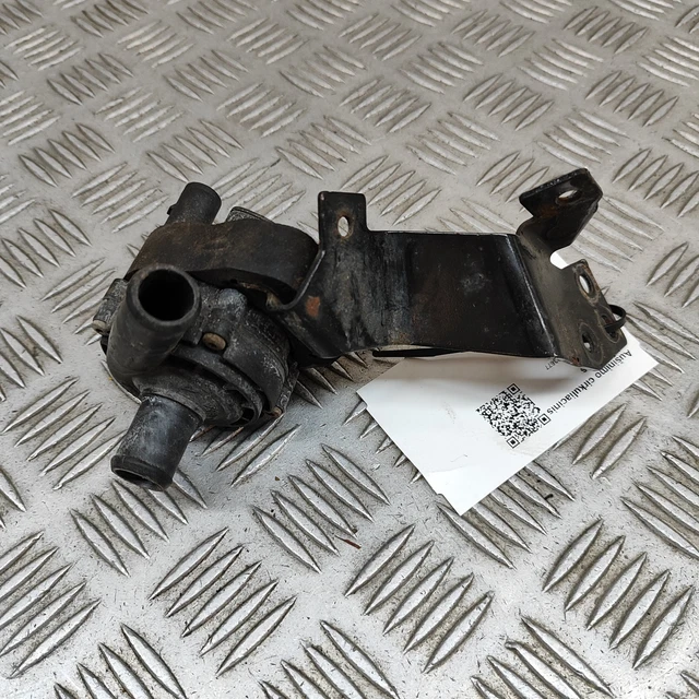 POMPE À EAU auxiliaire MERCEDES-BENZ GLE W166 A2118350028 2.1 Diesel ...