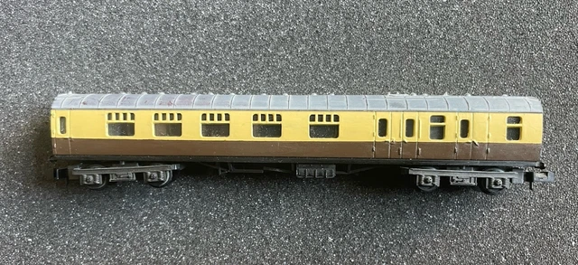 MINITRIX N GAUGE BR Mk1 Brake Comp Coach No no. Brown/Cream UnBoxed But ...