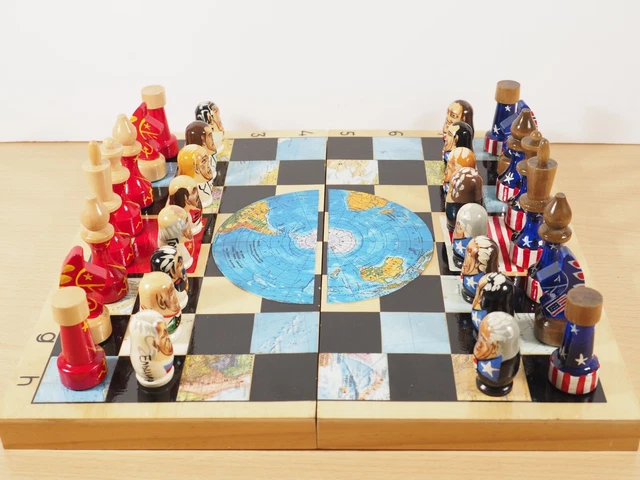 VINTAGE COLD WAR USSR vs USA Hand Painted Wood Chess Set in Boxboard £ ...