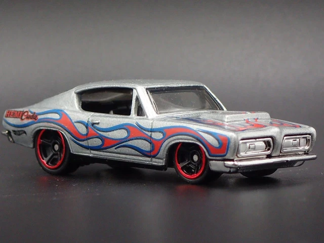 1968 68 PLYMOUTH Barracuda Hemi Fastback 1:64 Scale Diorama Diecast ...
