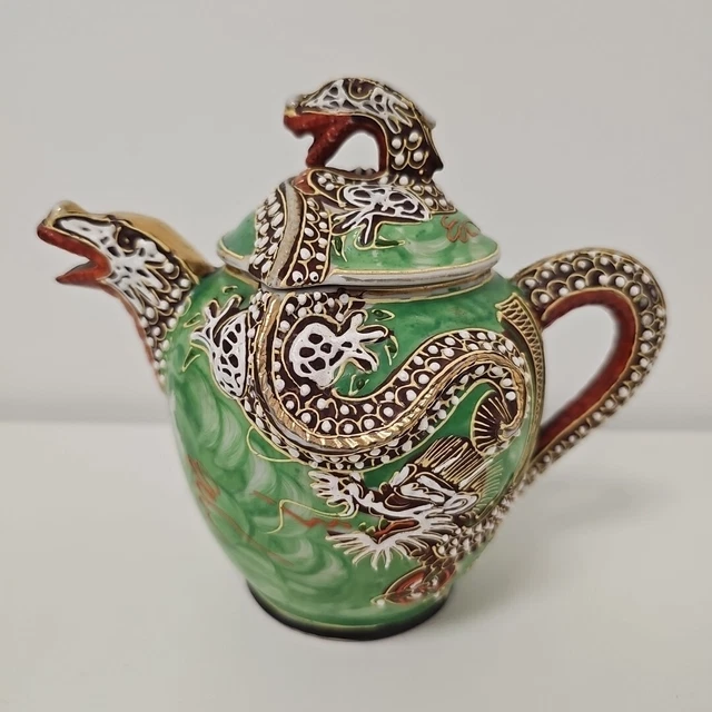 VINTAGE KUTANI DRAGON-WARE Hand Painted Green Porcelain Tea Pot Small ...